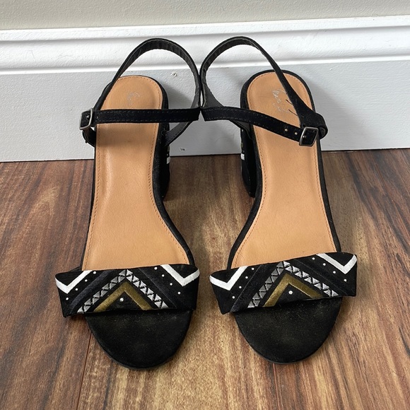 Mari A | Shoes | Geometric Pattern Heels | Poshmark